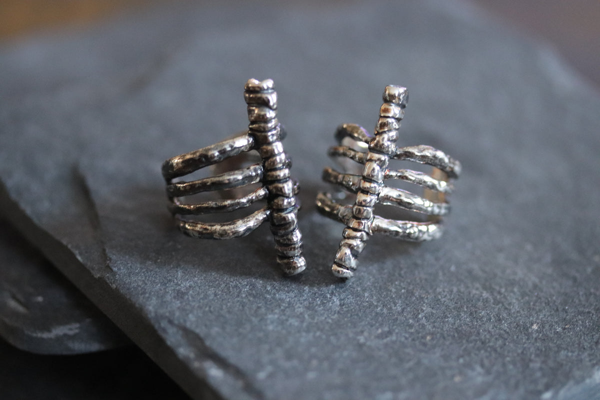 Extended Rib Cage Ring – RebelIdeal